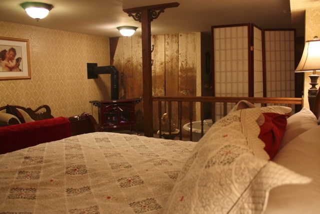 Cracker Barrel Old Country Store and Inn Victoria Chester Vermont